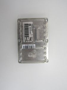 Volkswagen Passat B6 Headlight Xenon Module 3D0907391B